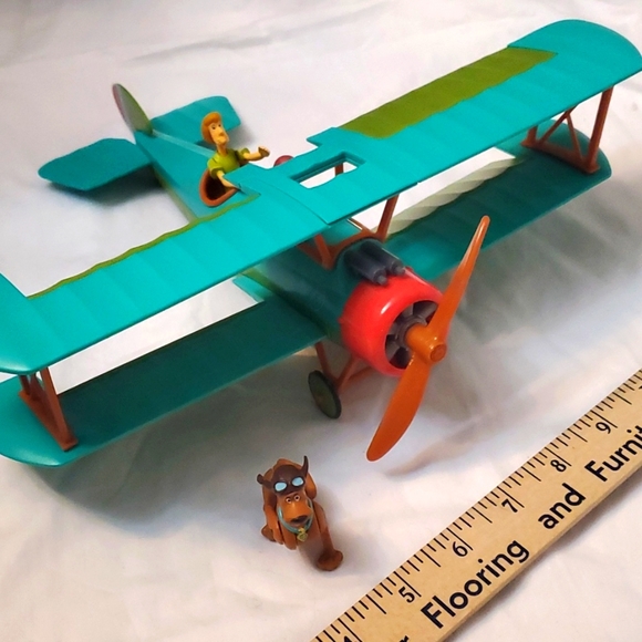 Warner Bros. | Toys | Scoobydoo Bi Plane Snap Together Model Kit With 3 ...